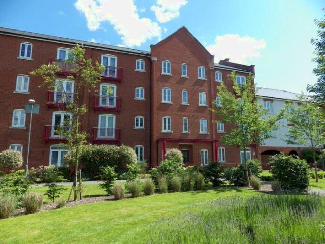 2 Bedroom Apartment To Rent In Barnshaw House, Aylesbury, Buckinghamshire, HP21