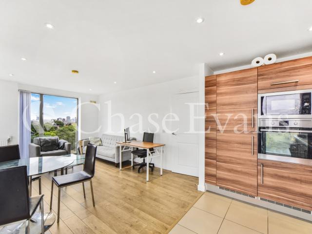 2 bedroom apartment to rent in ben jonson road the watermark stepney green london e1