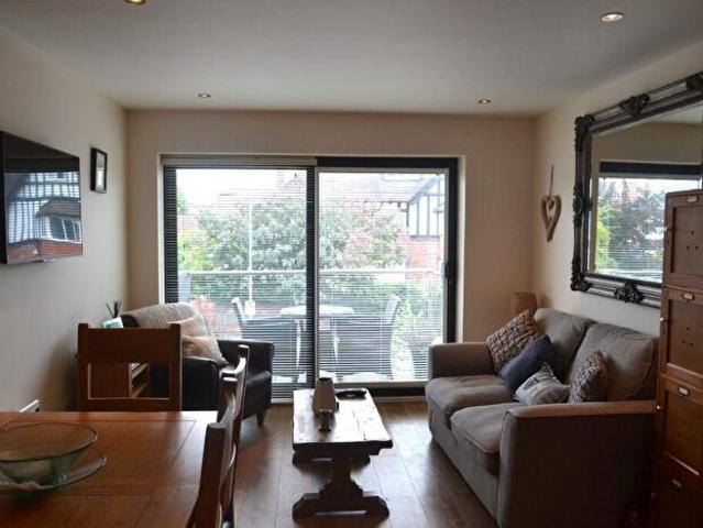 2 Bedroom Apartment To Rent In Bridgford Road, West Bridgford, Nottingham, Nottinghamshire, NG2