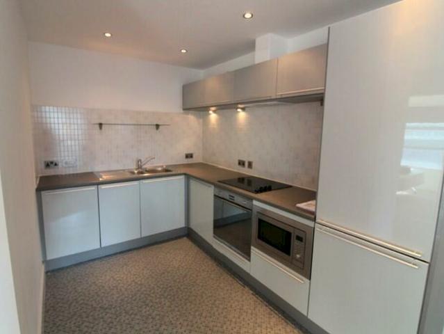 2 Bedroom Apartment To Rent In Broad Street, Nottingham, Nottinghamshire, NG1
