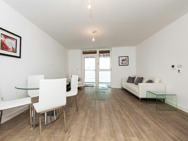 2 bedroom apartment to rent in garda house 5 enderby wharf cable walk greenwich se10