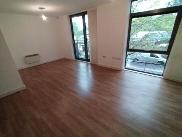 2 Bedroom Apartment To Rent In Greenslade House, NG9