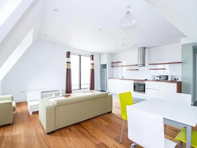 2 Bedroom Apartment To Rent In Downside Road, Headington, OX3