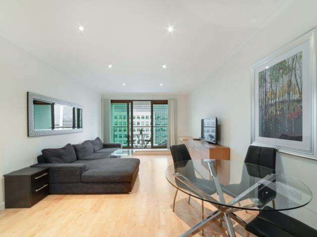 2 bedroom apartment to rent in discovery dock apartments east 3 south quay square canary wharf london e14