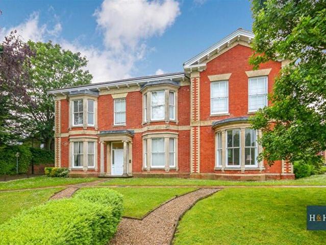 2 Bedroom Apartment To Rent In Duplex Apartment, Cliftonville, NN1