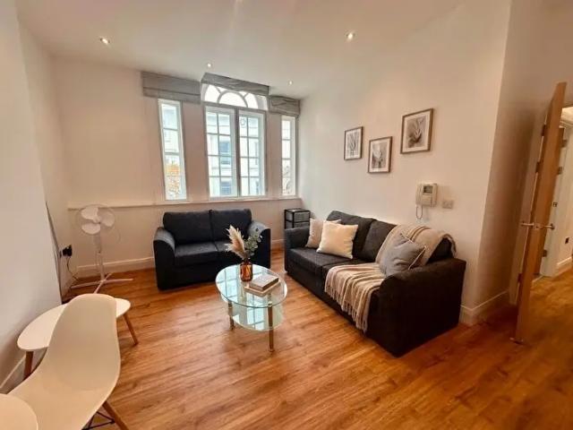 2 Bedroom Apartment To Rent In Enfield House, Low Pavement, Nottingham, Nottinghamshire, NG1
