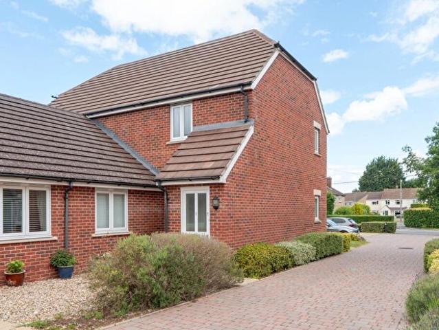 2 Bedroom Apartment To Rent In Eaton Gate Bicester Road, Kidlington, Oxfordshire, OX5
