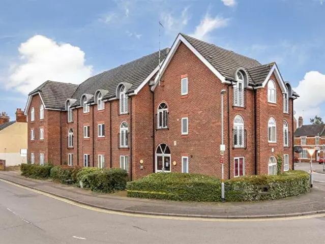 2 Bedroom Apartment To Rent In Eskdaill Place, Lindsay Street, Kettering, NN16