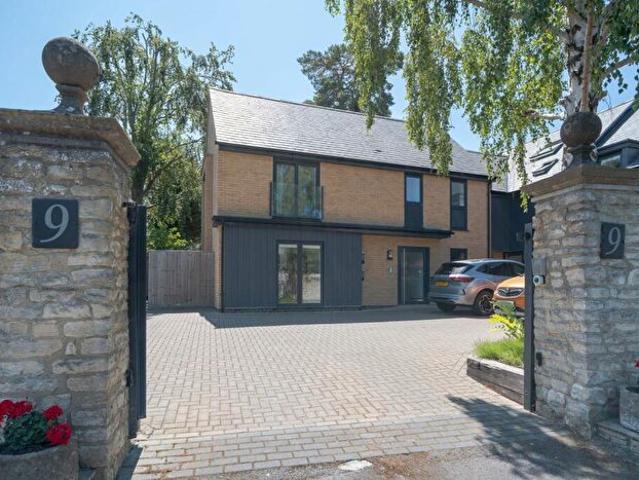 2 Bedroom Apartment To Rent In Eynsham Road, Botley, Oxford, Oxfordshire, OX2