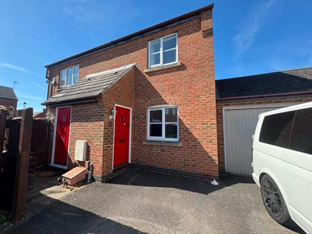 2 Bedroom Apartment To Rent In Fairford Leys Way, Aylesbury, HP19