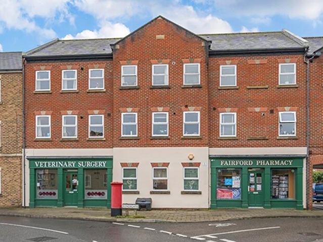 2 Bedroom Apartment To Rent In Fairford Leys, Aylesbury, HP19