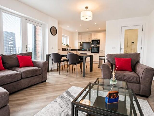 2 Bedroom Apartment To Rent In Festival Court, Glasgow, Glasgow City, G51