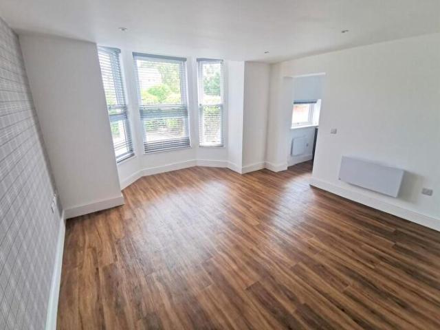 2 Bedroom Apartment To Rent In First Avenue, Sherwood Rise, Nottingham, NG7