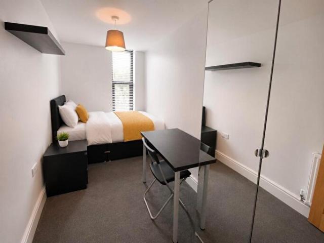 2 Bedroom Apartment To Rent In Flat, Millicent Road, West Bridgford, Nottingham, NG2