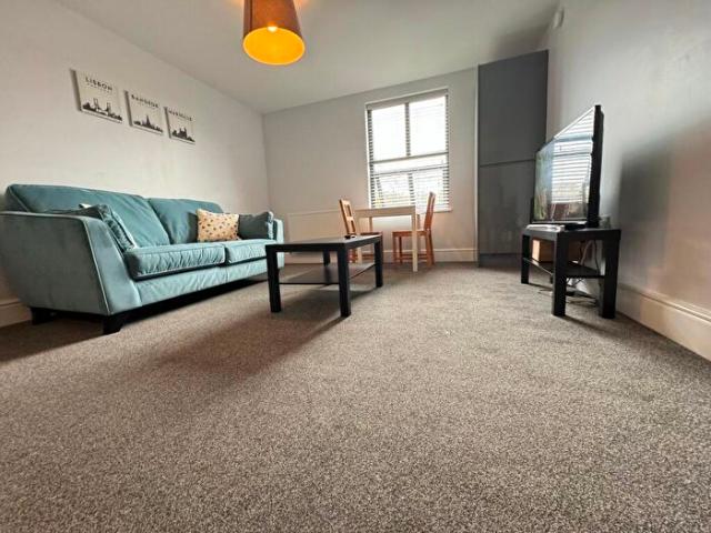 2 Bedroom Apartment To Rent In Flat, Musters Road, West Bridgford, Nottingham, NG2
