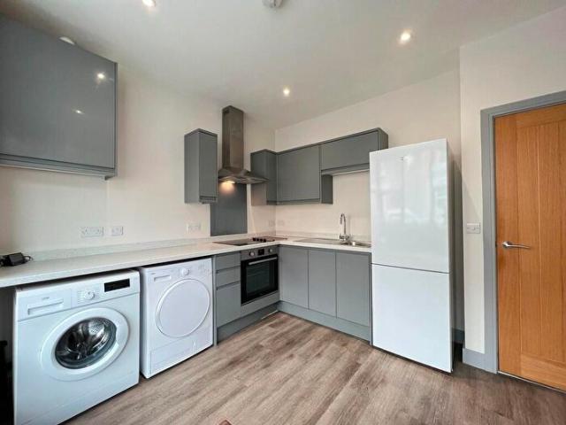 2 Bedroom Apartment To Rent In Flat, Stratford Road, NG2