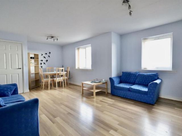 2 bedroom Apartment to rent in Knightsbridge Court, Gosforth, Newcastle upon Tyne NE3