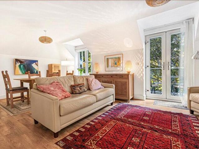 2 Bedroom Apartment To Rent In Krebs Garden Short Let, OX4