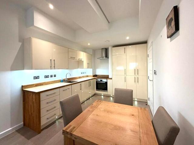 2 Bedroom Apartment To Rent In Hounds Gate Court, Nottingham City Centre, NG1