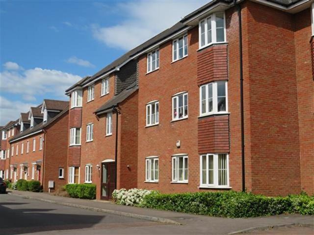 2 Bedroom Apartment To Rent In Hopton Grove, MK16