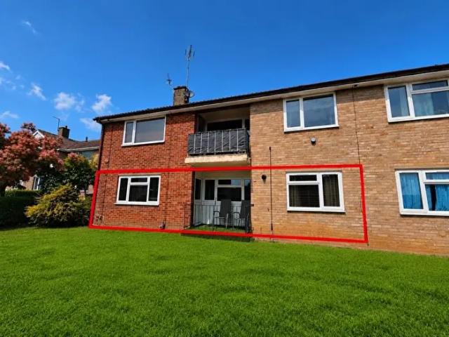 2 Bedroom Apartment To Rent In Handcross Court, Corby, NN18