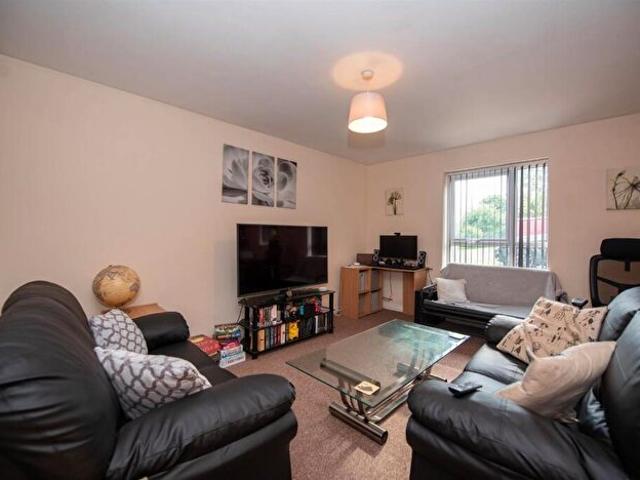 2 Bedroom Apartment To Rent In Hendon Court, Hendon Rise, NG3