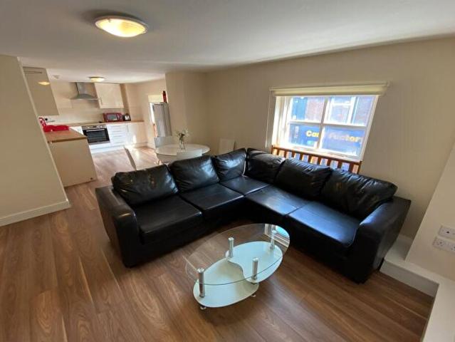 2 Bedroom Apartment To Rent In High Rd, Beeston, NG9