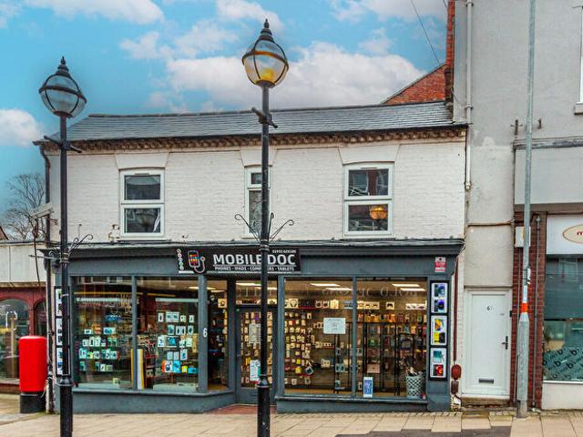 2 Bedroom Apartment To Rent In High Street, Rushden, NN10
