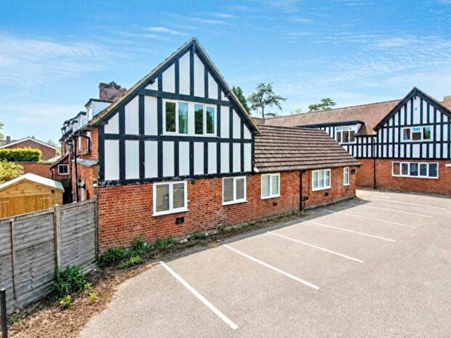2 Bedroom Apartment To Rent In High Street, Whitchurch, HP22