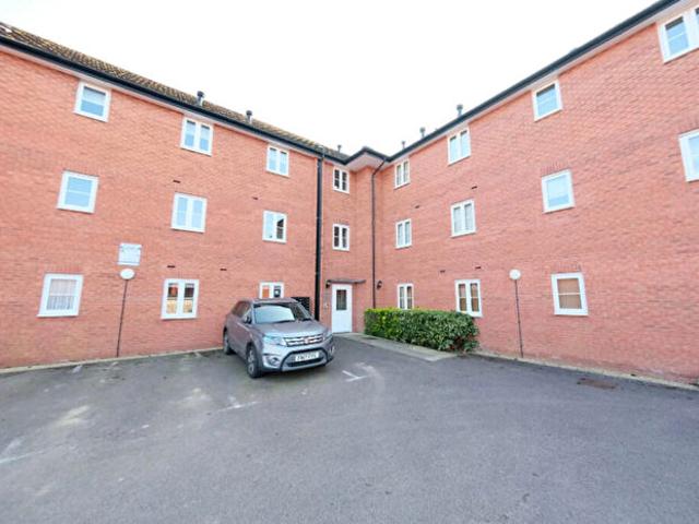 2 Bedroom Apartment To Rent In John Clare Close, Oakham, LE15