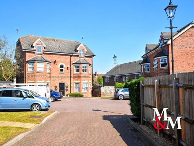 2 Bedroom Apartment To Rent In James Villa, Gilbert Mews, LU7