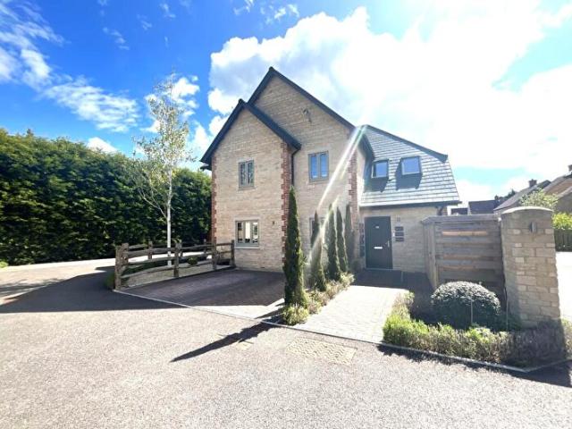 2 Bedroom Apartment To Rent In Oxford Close, Kingston Bagpuize, Abingdon, Oxfordshire, OX13