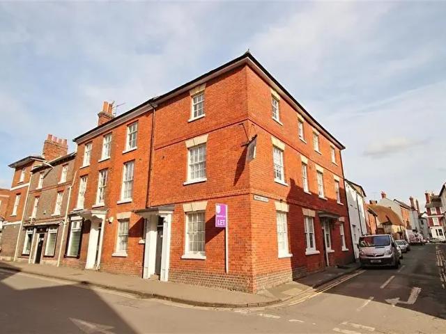 2 Bedroom Apartment To Rent In Lombard House, Lombard Street, Abingdon on Thames, Oxfordshire, OX14