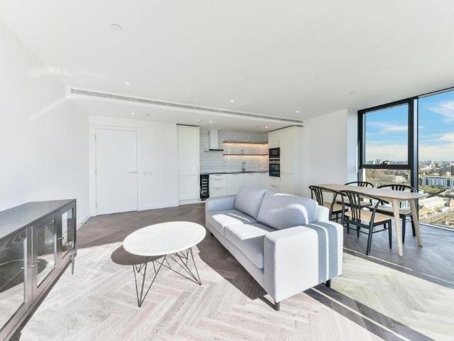 2 bedroom apartment to rent in London Dock, Wapping, E1W