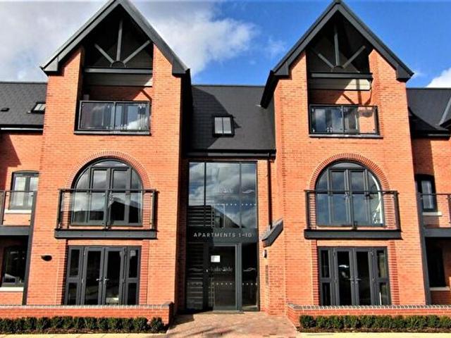 2 Bedroom Apartment To Rent In Lakeside Apartments, Barton Marina, DE13