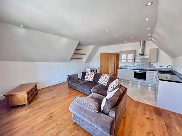 2 Bedroom Apartment To Rent In Lambs Building, City Centre, NG1