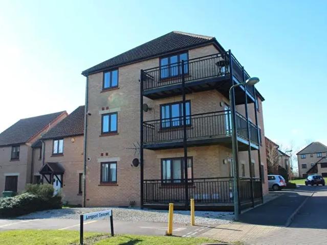 2 Bedroom Apartment To Rent In Langport Crescent, Oakhill, MK5