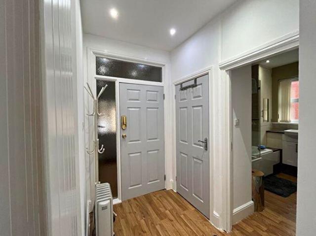 2 Bedroom Apartment To Rent In Magdala Road, Nottingham, NG3