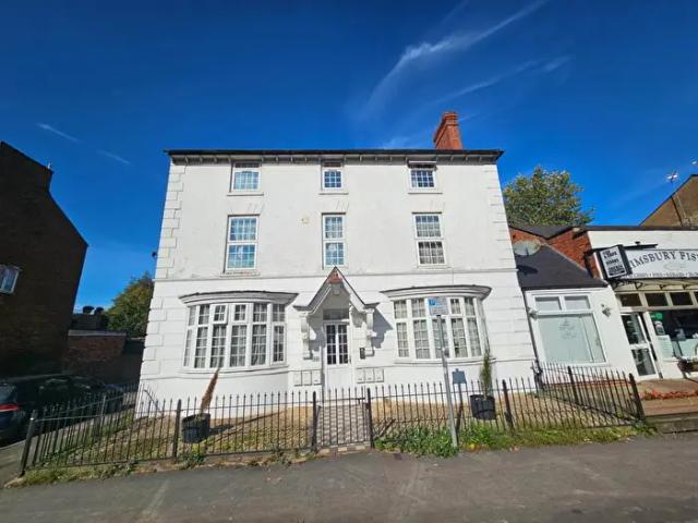 2 Bedroom Apartment To Rent In Middleton Road, Banbury, OX16