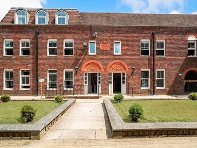 2 Bedroom Apartment To Rent In Stamford House, Aylesbury, HP19
