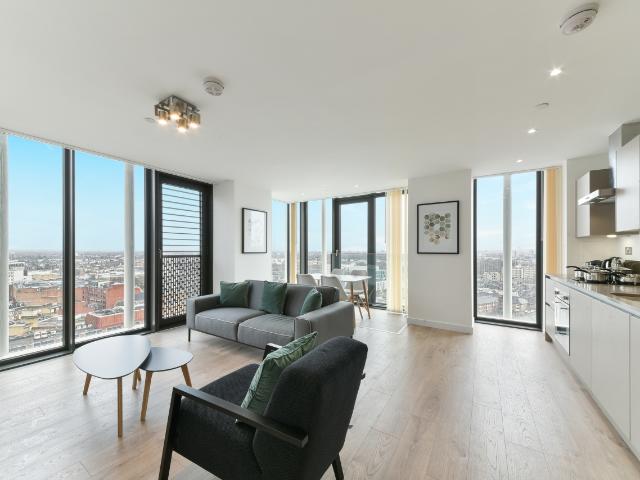 2 bedroom apartment to rent in stratosphere tower 55 great eastern road stratford london e15