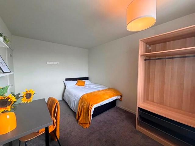 2 Bedroom Apartment To Rent In Sycamore Court, Broadgate, Beeston, Nottingham, NG9