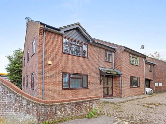 2 Bedroom Apartment To Rent In Parsley Close, Aston Clinton, HP22