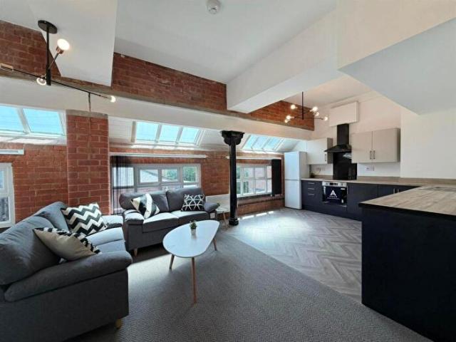 2 Bedroom Apartment To Rent In Penthouse Professional Apartment York Street, Leicester, LE1