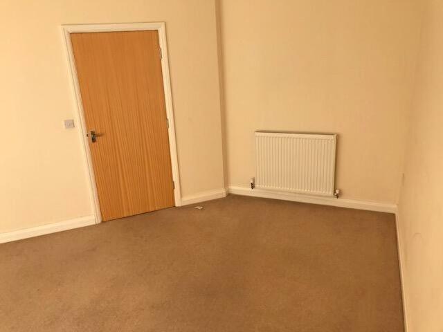 2 Bedroom Apartment To Rent In Pineview Gardens, Derby, Littleover, DE23