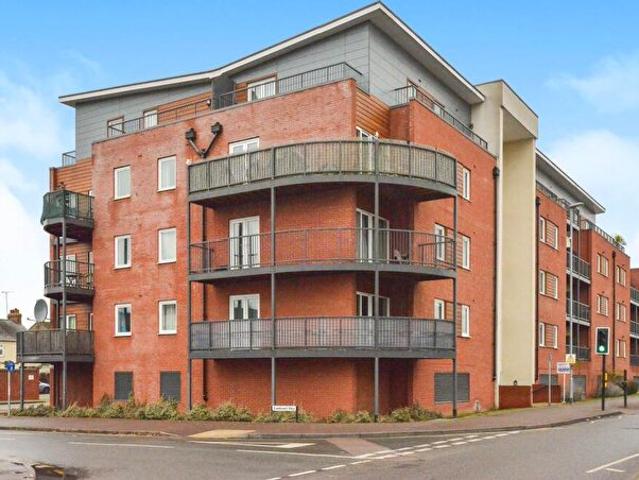 2 Bedroom Apartment To Rent In Princes Way, Bletchley, MK2