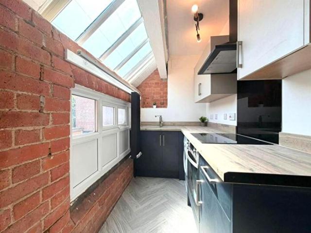 2 Bedroom Apartment To Rent In Professional Apartment York Street, Leicester, LE1