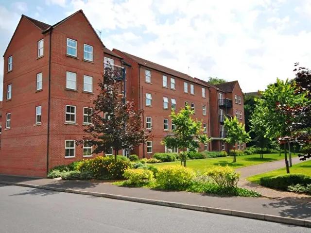 2 Bedroom Apartment To Rent In Wenlock Drive, West Bridgford, Nottingham, Nottinghamshire, NG2