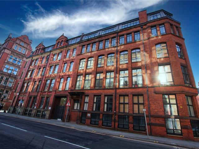 2 bedroom apartment to rent in whitworth house whitworth street manchester m1