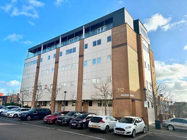 2 Bedroom Apartment To Rent In Towergate House, Avebury Boulevard, MK9